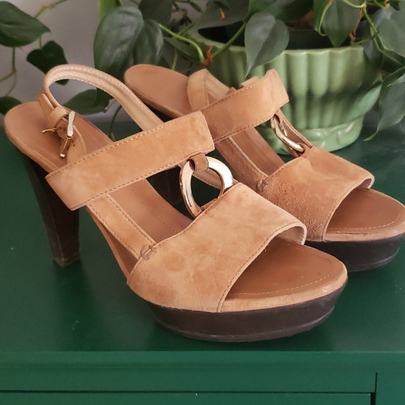 Tod's | Shoes | Tods Tan Suede Leather Platform Sandals 385 | Poshmark